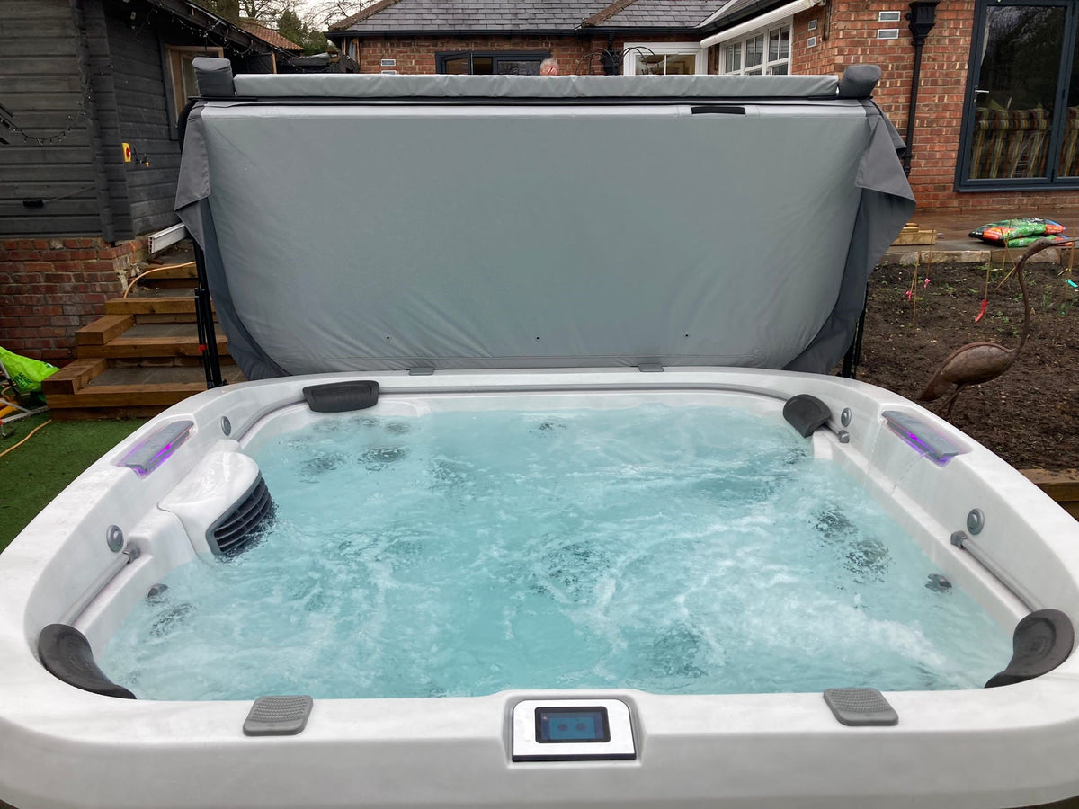 E. Dumphy | Hot Tub Review - Jacuzzi J575 – Outdoor Living