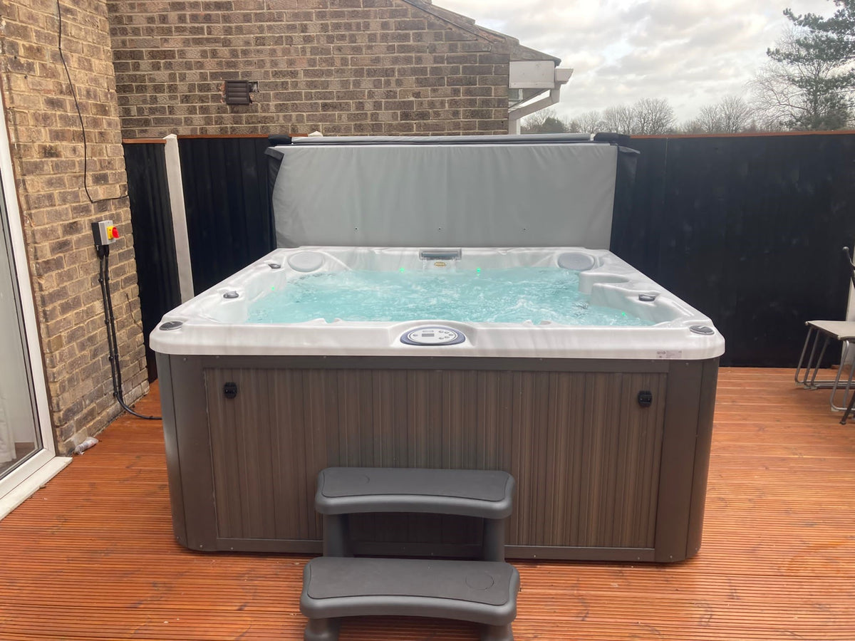 Robert Dunford | Hot Tub Review - Jacuzzi J245 – Outdoor Living