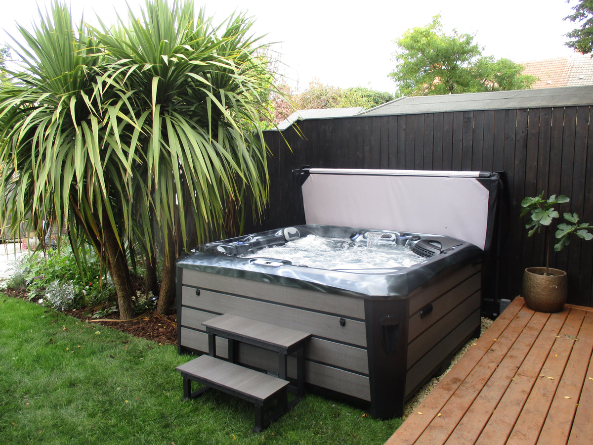 Donna Forster | Outdoor Santorini – Outdoor Living