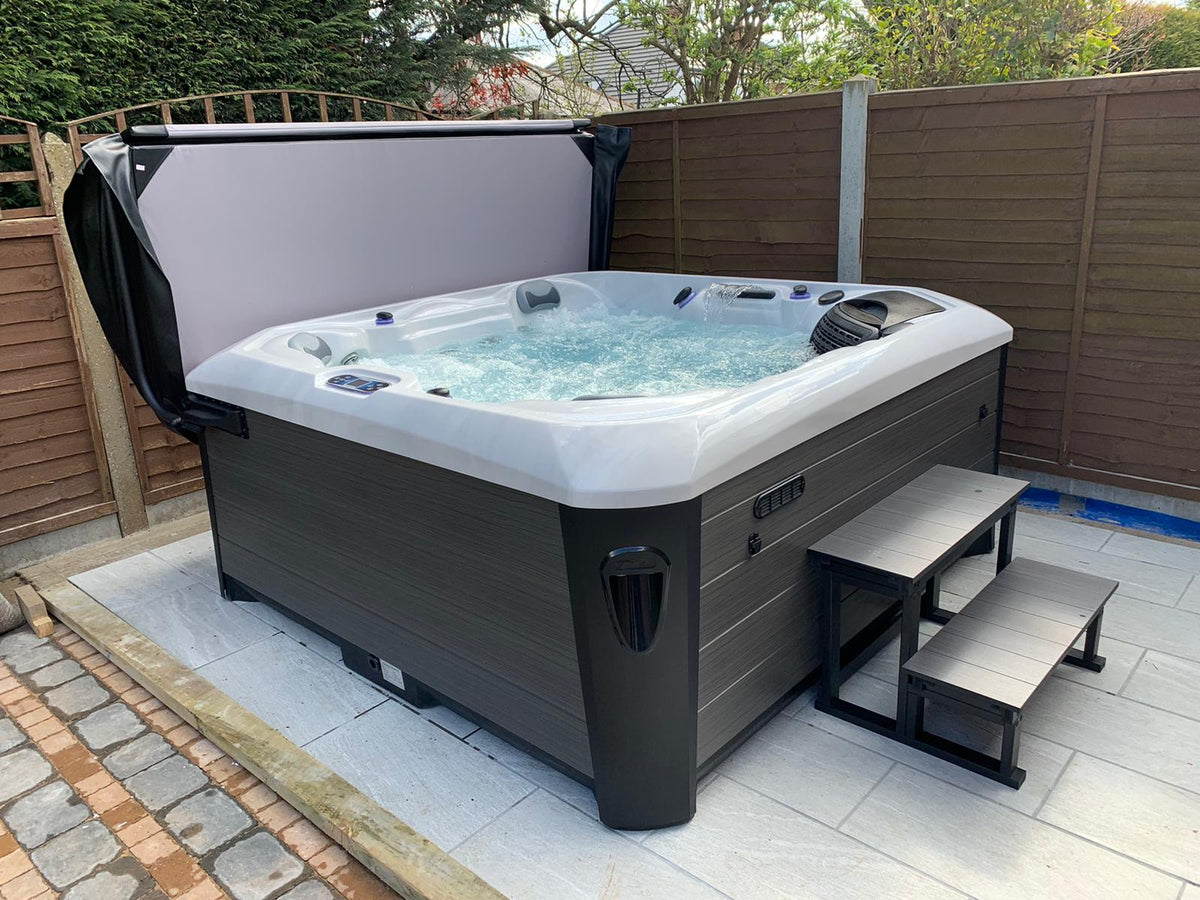 Mark Binns | Outdoor Santorini – Outdoor Living