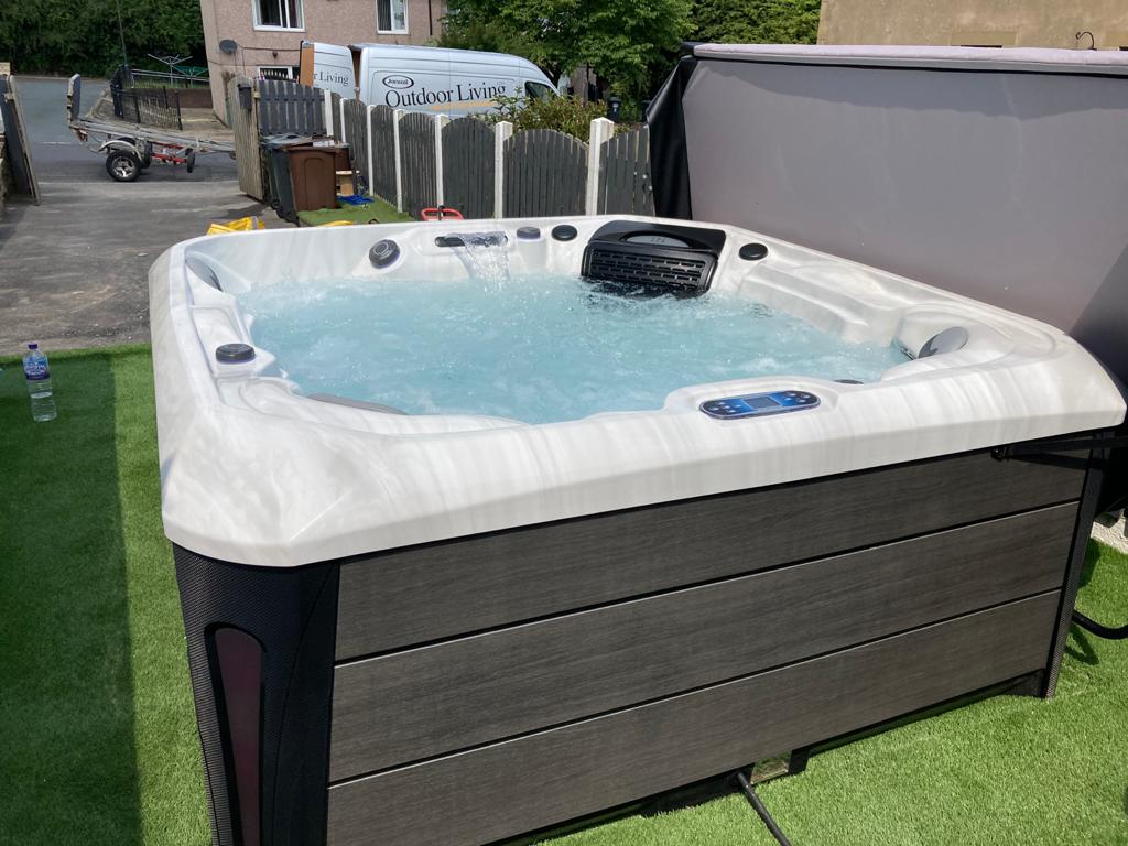 Tyler Cooper | Outdoor Santorini – Outdoor Living