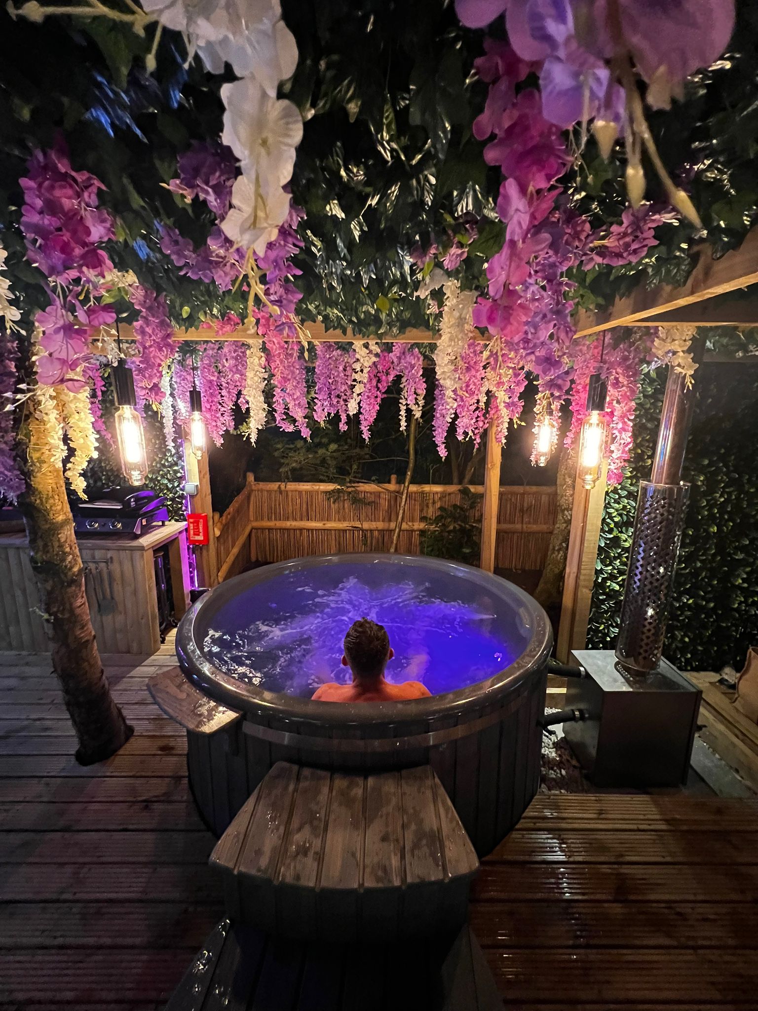 Outdoor Elite Wood Fired Hot Tub - 4 to 6 Person Hot Tub | Outdoor Living