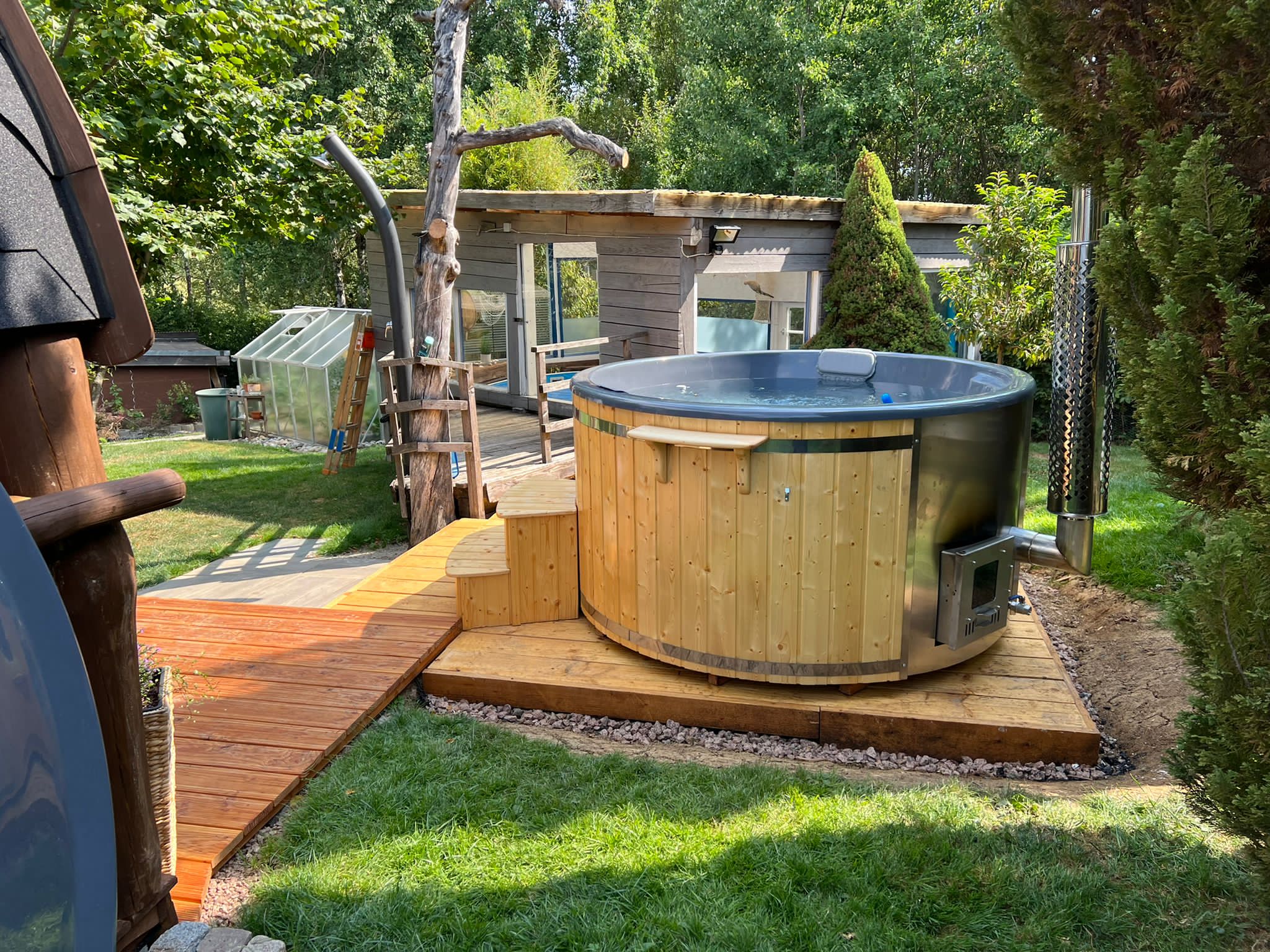 Outdoor Elite Wood Fired Hot Tub - 4 to 6 Person Hot Tub | Outdoor Living